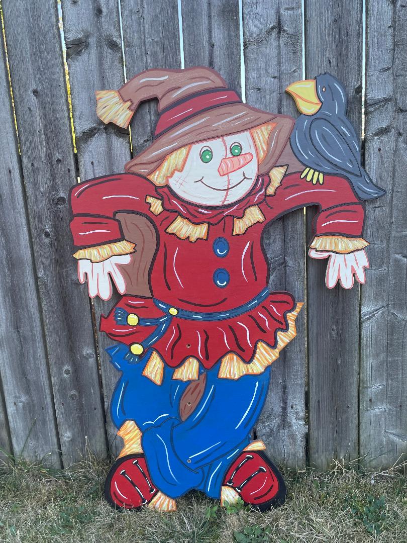 Scarecrow with Crow on Arm – Seasonal Yard Art, LLC
